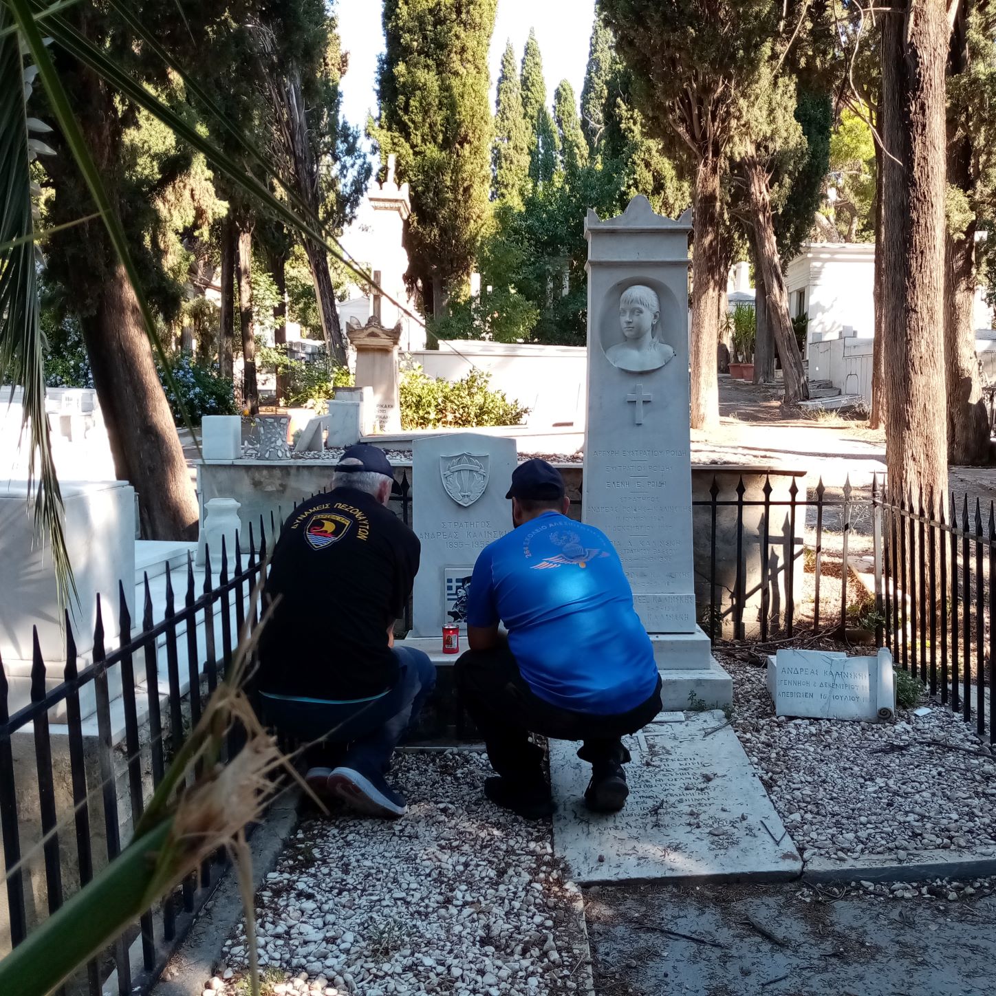 ΜΝΗΜΕΙΟ ΣΤΡΑΤΗΓΟΥ ΑΝΔΡΕΑ ΚΑΛΙΝΣΚΗ – ΙΔΡΥΤΗ ΤΩΝ ΔΥΝΑΜΕΩΝ ΚΑΤΑΔΡΟΜΩΝ ...