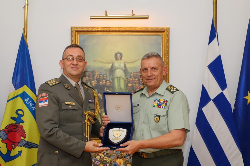 Τετ α τετ Α/ ΓΕΕΘΑ με Παραδίδοντα και Παραλαμβάνοντα ΑΚΑΜ Σερβίας στην ...