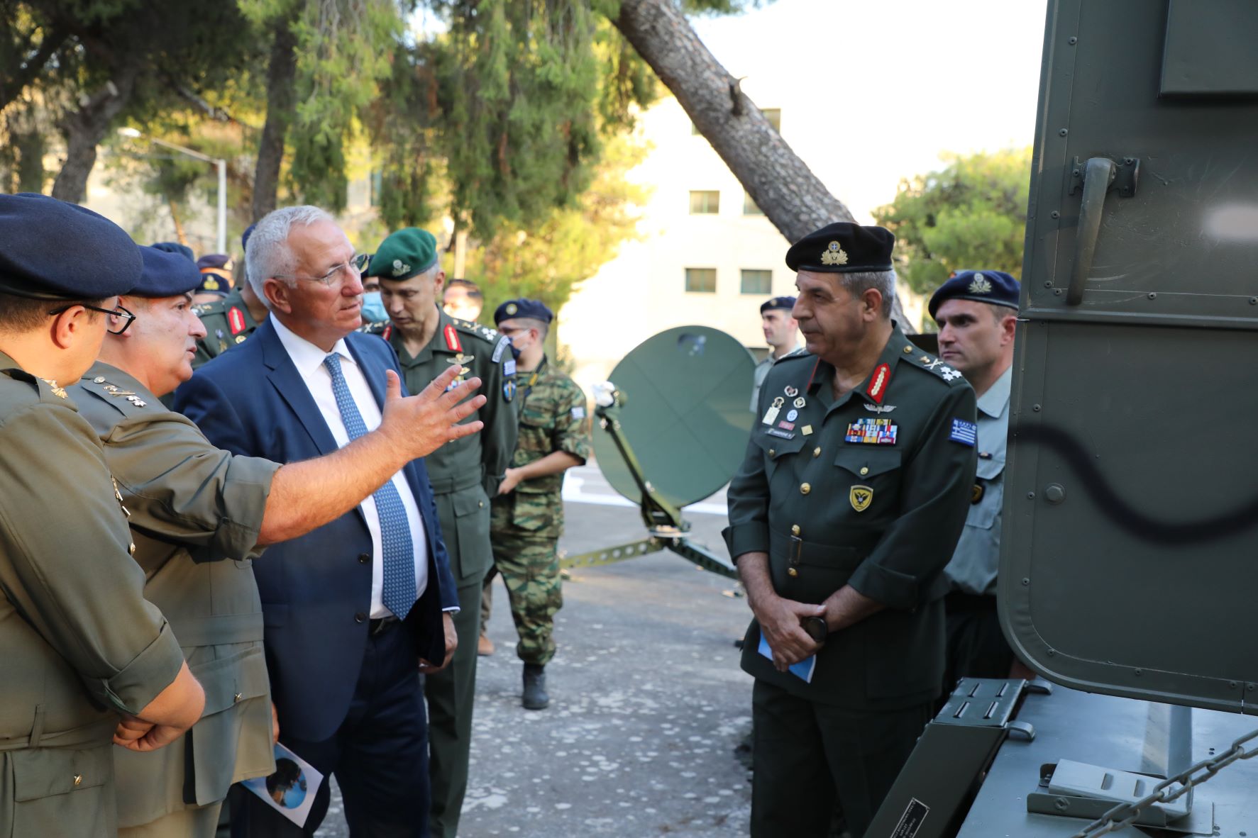 Δωρεά Επικοινωνιακού Εξοπλισμού στο Γενικό Επιτελείο Στρατού ...