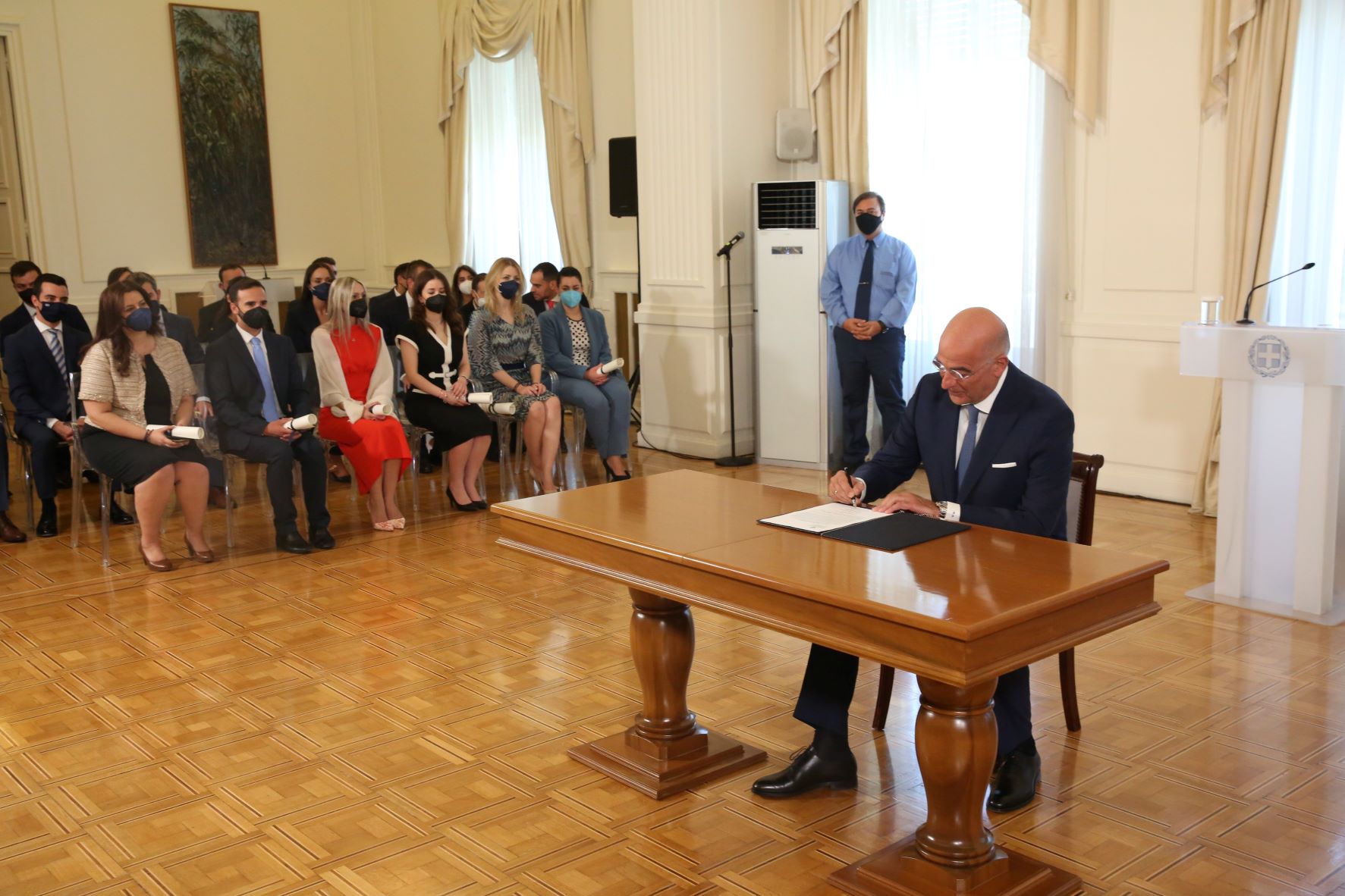 Διπλωματική Ακαδημία: Τελετή ορκωμοσίας ΚΣΤ΄ Εκπαιδευτικής Σειράς και ...