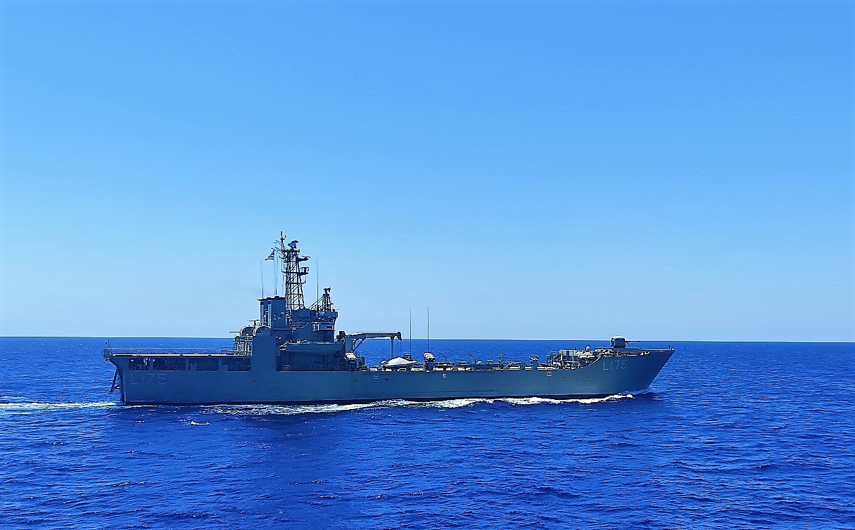 Αρματαγωγό ΙΚΑΡΙΑ και Αιγυπτιακή Κορβέτα ENS ΕL MOEZ Passex ανοιχτά της ...