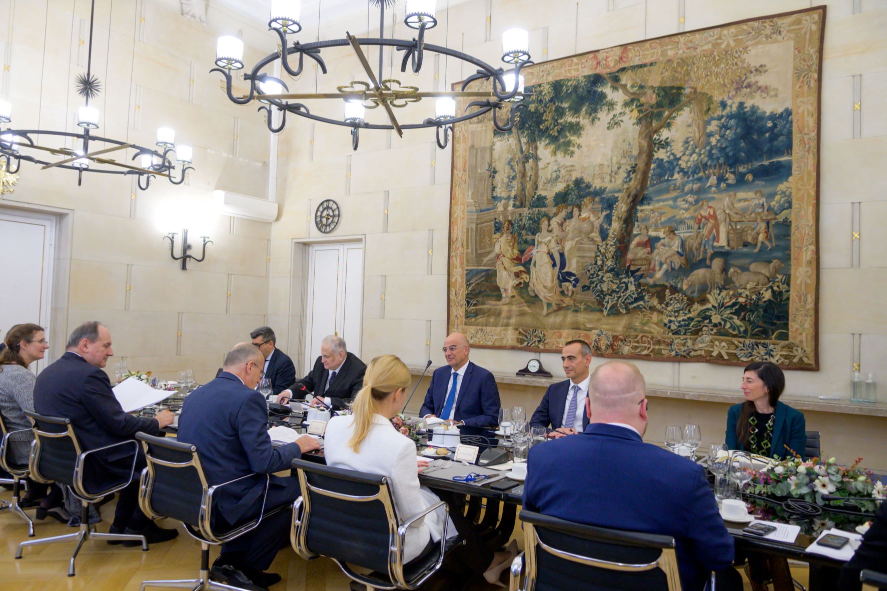 Υψηλού επιπέδου επαφές στην Πολωνία για τον ΥΠΕΞ Δένδια – DIPLOMATIC POINT