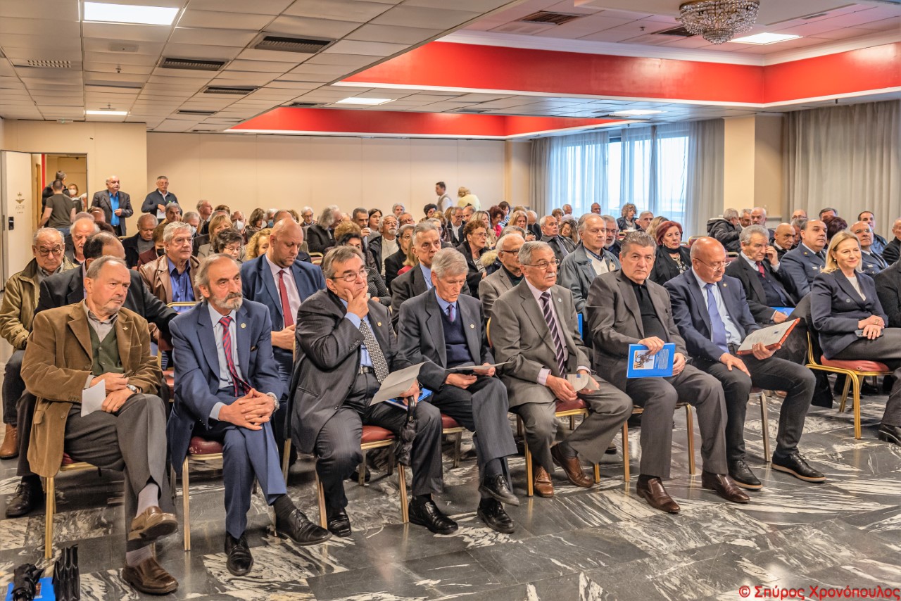 Επετειακό βιβλίο για τα 200 χρόνια από την Ελληνική Επανάσταση με ...