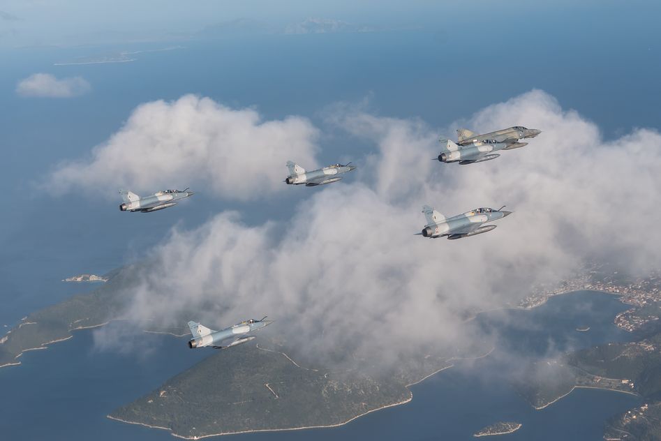 Αεροσκάφη της Ινδικής Πολεμικής Αεροπορίας συνεκπαιδεύτηκαν με Μαχητικά ...