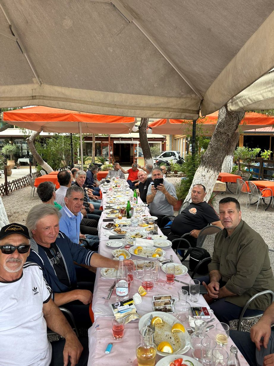 Οι Βετεράνοι Αλεξιπτωτιστές της 2ας ΜΑΛ έδωσαν σήμερα το ραντεβού τους ...