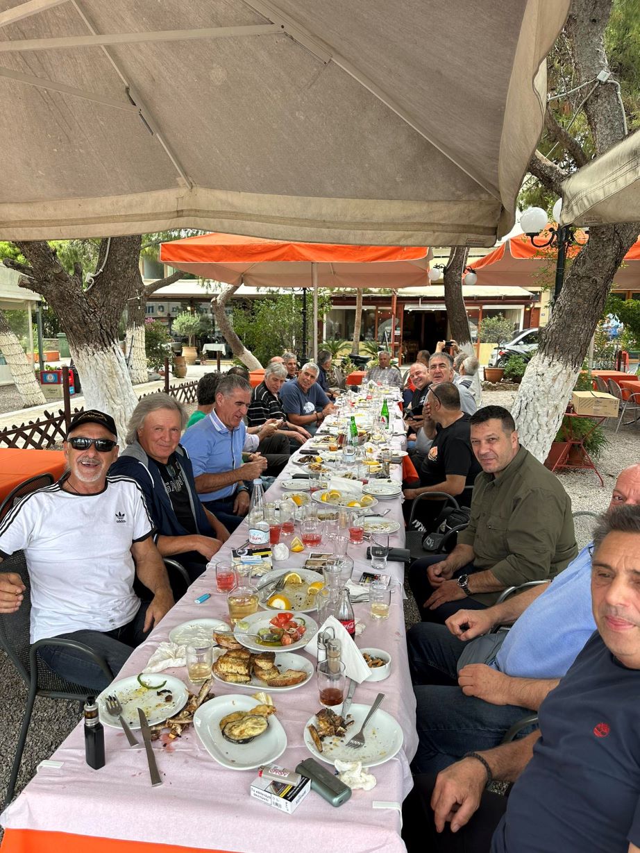 Οι Βετεράνοι Αλεξιπτωτιστές της 2ας ΜΑΛ έδωσαν σήμερα το ραντεβού τους ...