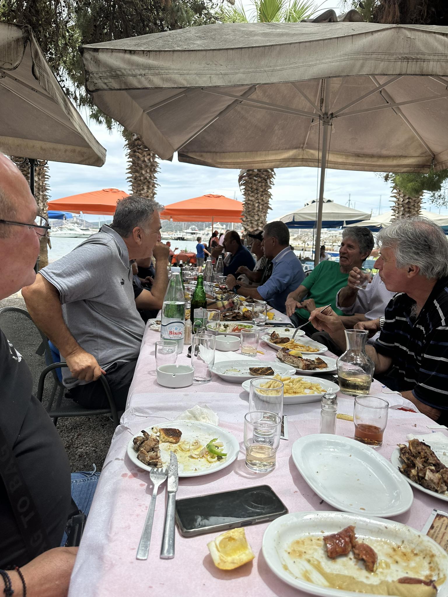 Οι Βετεράνοι Αλεξιπτωτιστές της 2ας ΜΑΛ έδωσαν σήμερα το ραντεβού τους ...