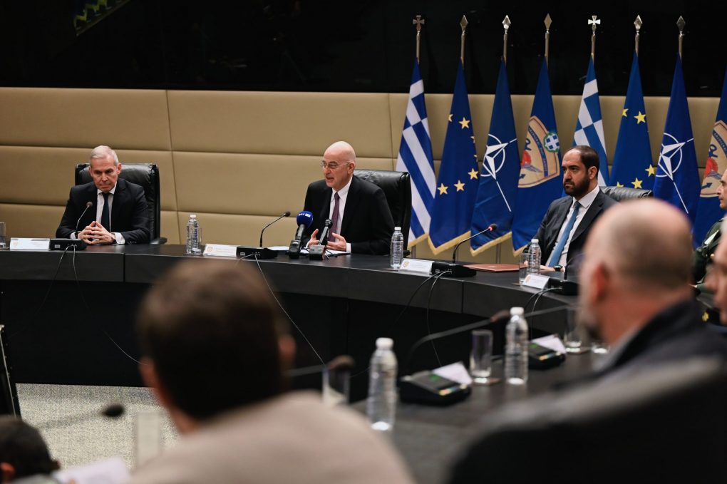 Υπουργείο Άμυνας Ο παλιός ΥΦΕΘΑ έφυγε για άλλο πόστο, ο νέος ΥΦΕΘΑ ήρθε ...