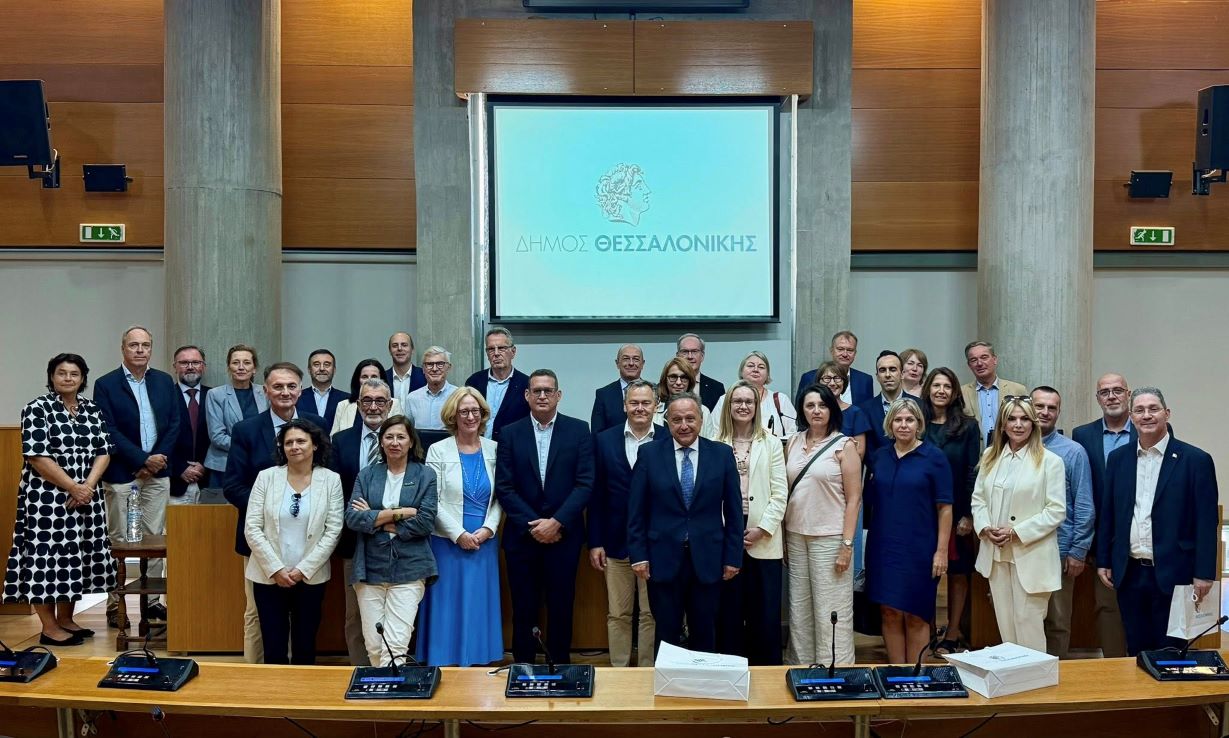 Οι Πρέσβεις των χωρών-μελών της Ευρωπαϊκής Ένωσης στο Δημαρχείο ...