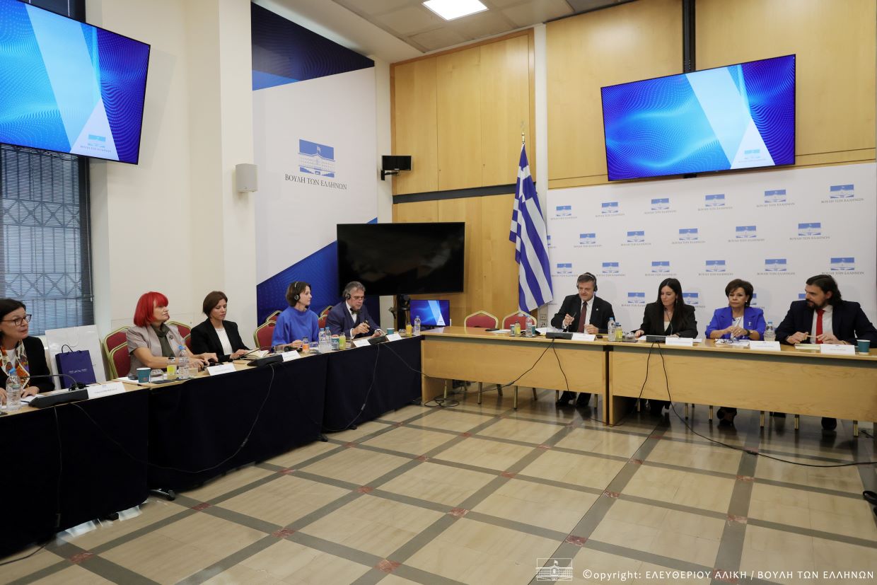 Το δημογραφικό πρόβλημα στο επίκεντρο συνάντησης αντιπροσωπειών Ελλάδας ...