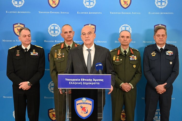 ΚΥΣΕΑ: Οι Αρχηγοί των Επιτελείων Στρατού, Αεροπορίας και Ναυτικού ...
